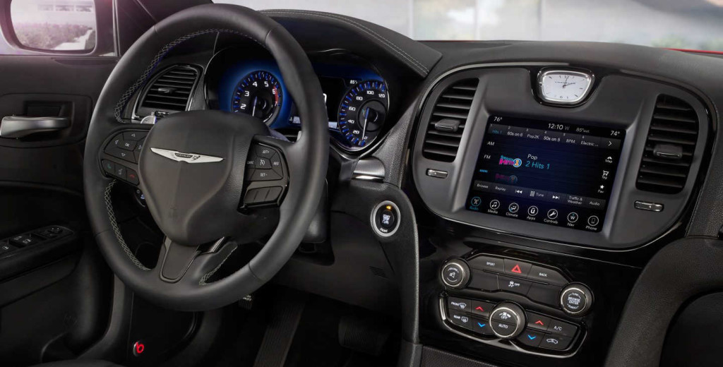 2017 Chrysler 300C: High-Performance Sedan with a HEMI V8 Engine ...